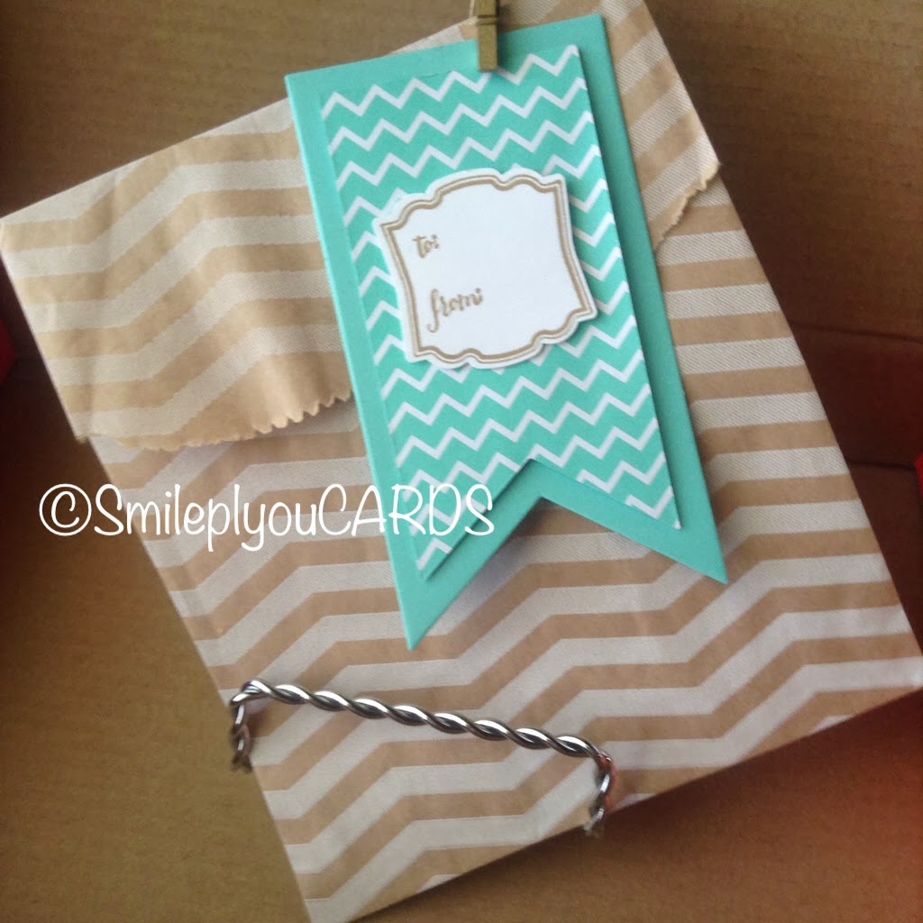 SmileplyouCARDS: Stampin' Up! Tag a Bag Gift Bag and Banner Framelits