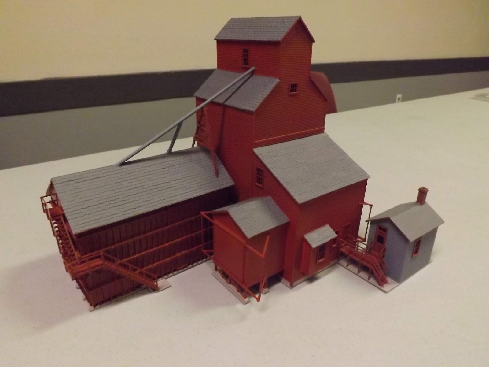 Winnipeg Model Railroad Club: Ivan and Nathanial Paradis showcase their ...