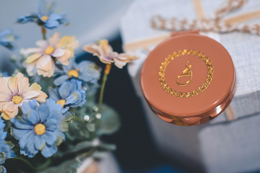 Pen My Blog: Fanbo Compact Powder in Pancake Gold Review