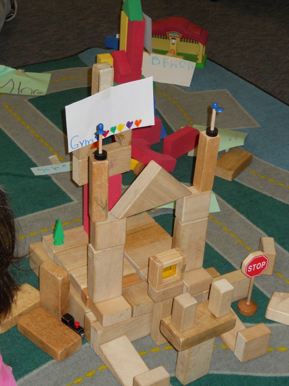 Learning and Teaching With Preschoolers: Literacy in the Block Center