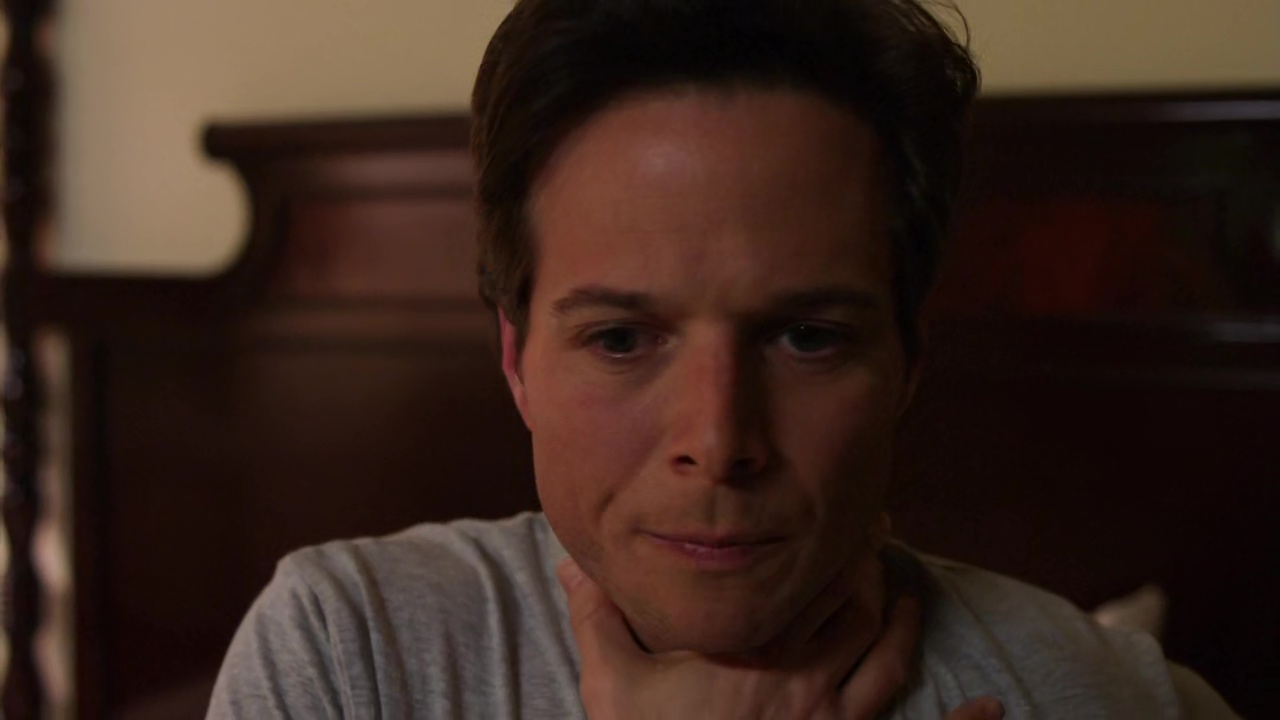 ausCAPS: Scott Wolf shirtless in V 1-08 "We Can't Win"