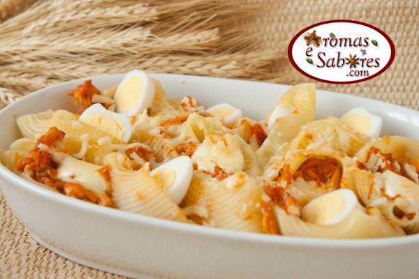 Aromas e Sabores: Massa em concha recheada com frango - Cozinha Fácil