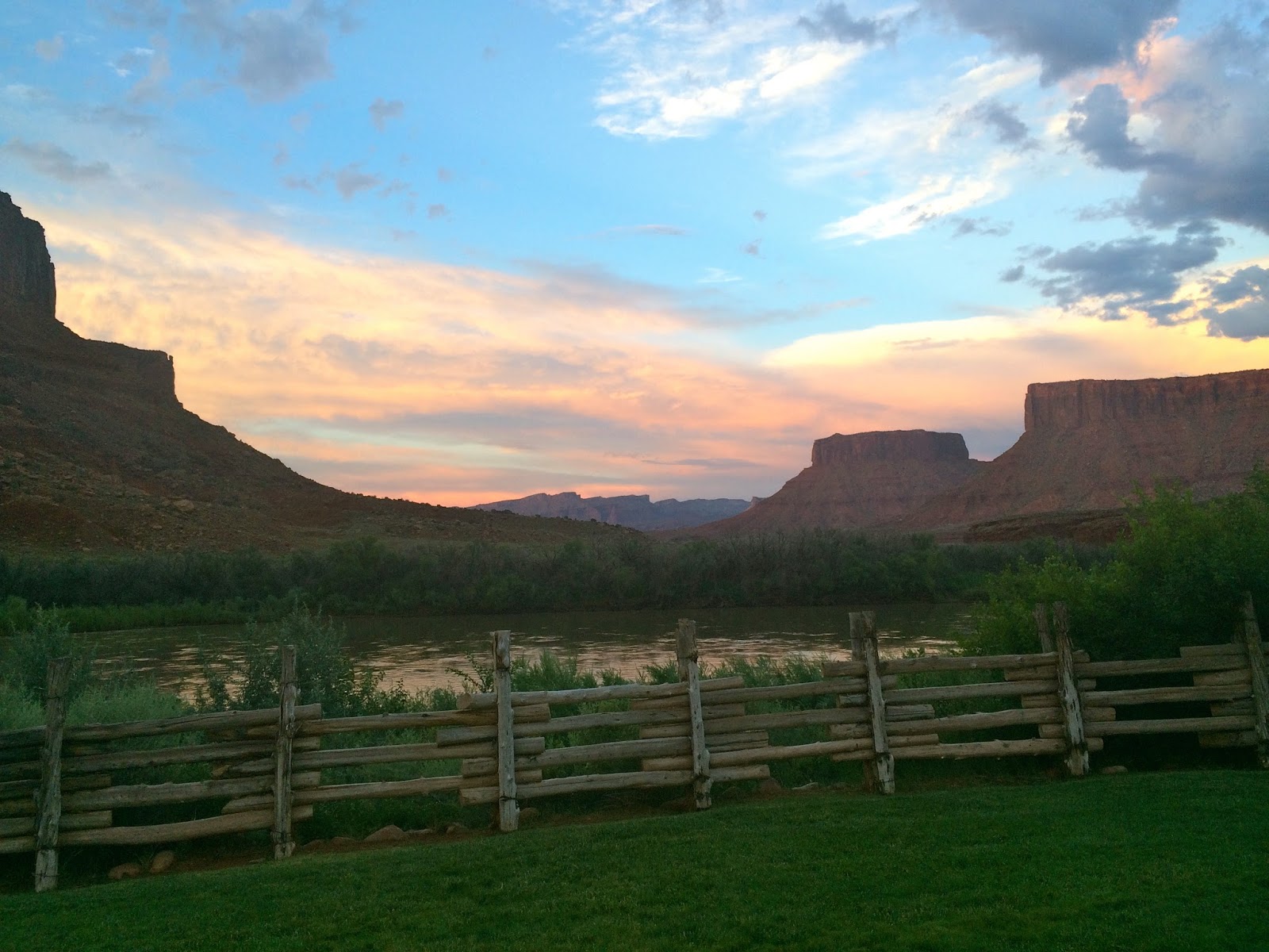 Deety Goes West: Day 11: Ladder Hikes, Ancient Indian Cliff Dwellings ...