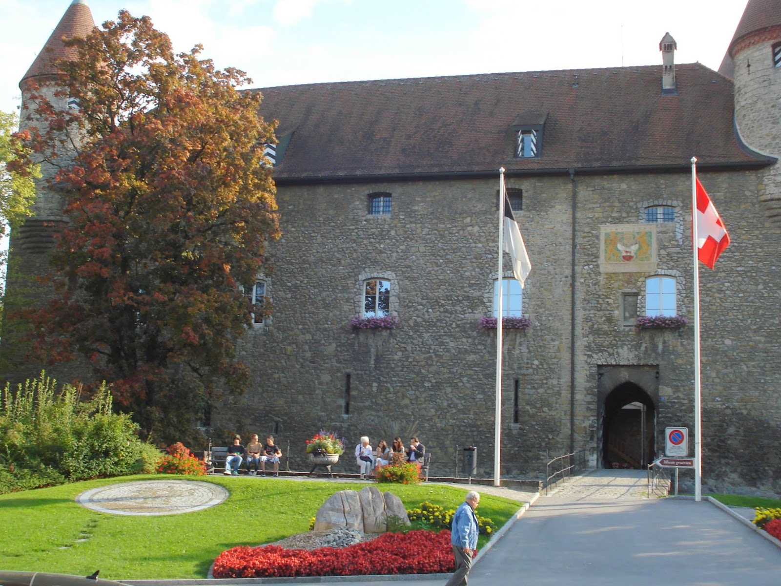 Recantos e Encantos: Tour pela Suíça - Bulle