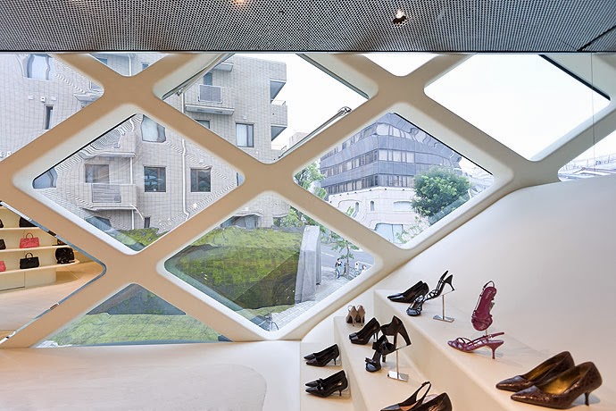 Prada Tokyo Building - All in one ARCHITECTURE