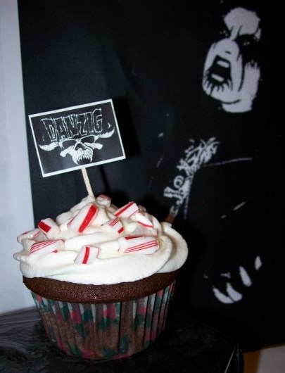 Metalcakes: Twist of Candy Cane Cakes