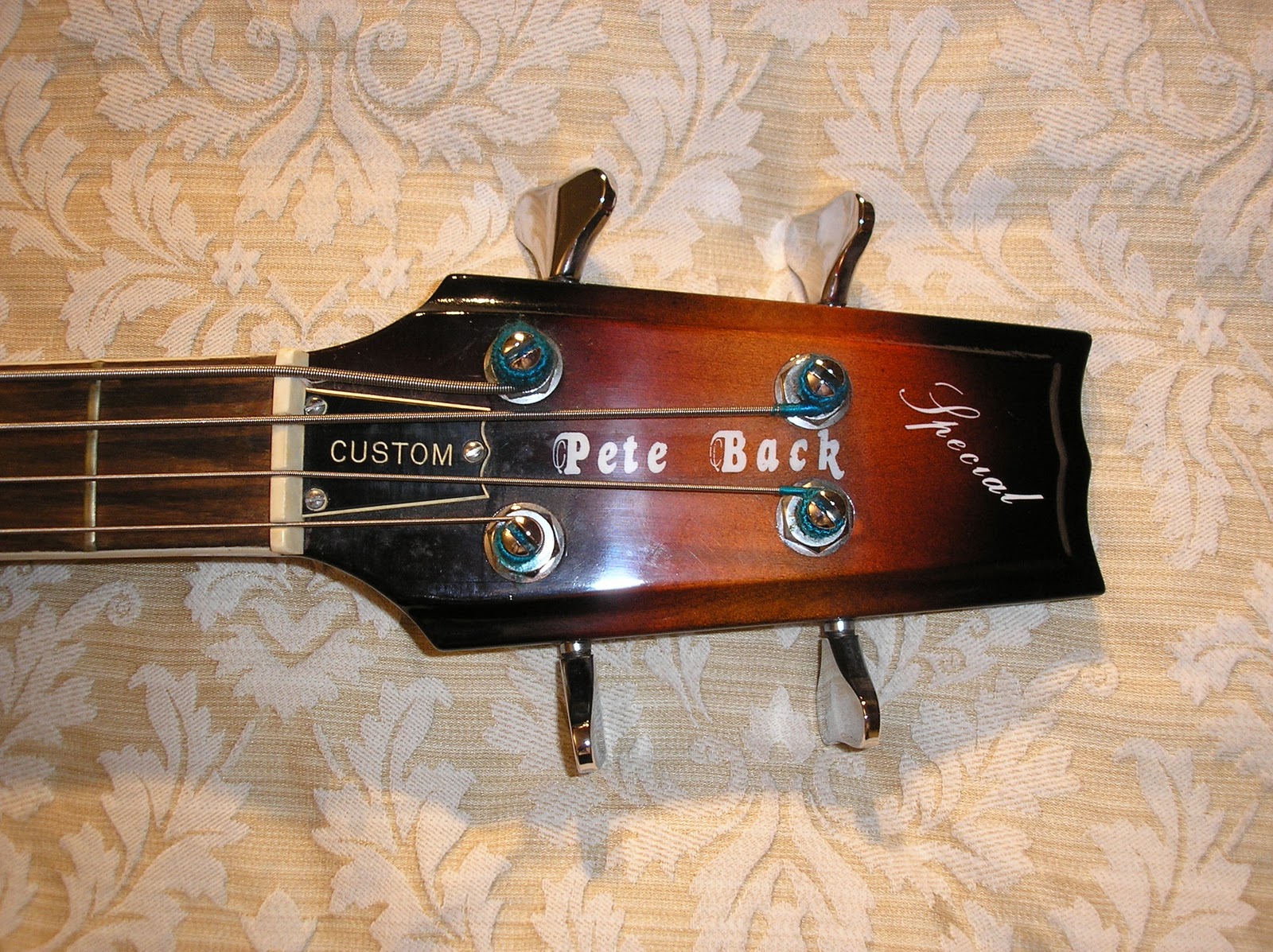 Pete Back Guitars www.peteback.com: Pete Back Custom Special Bass (1977?)