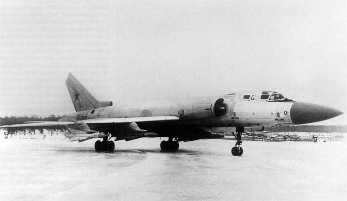 FDRA - Fuerza Aérea: Caza de largo alcance: Túpolev Tu-28