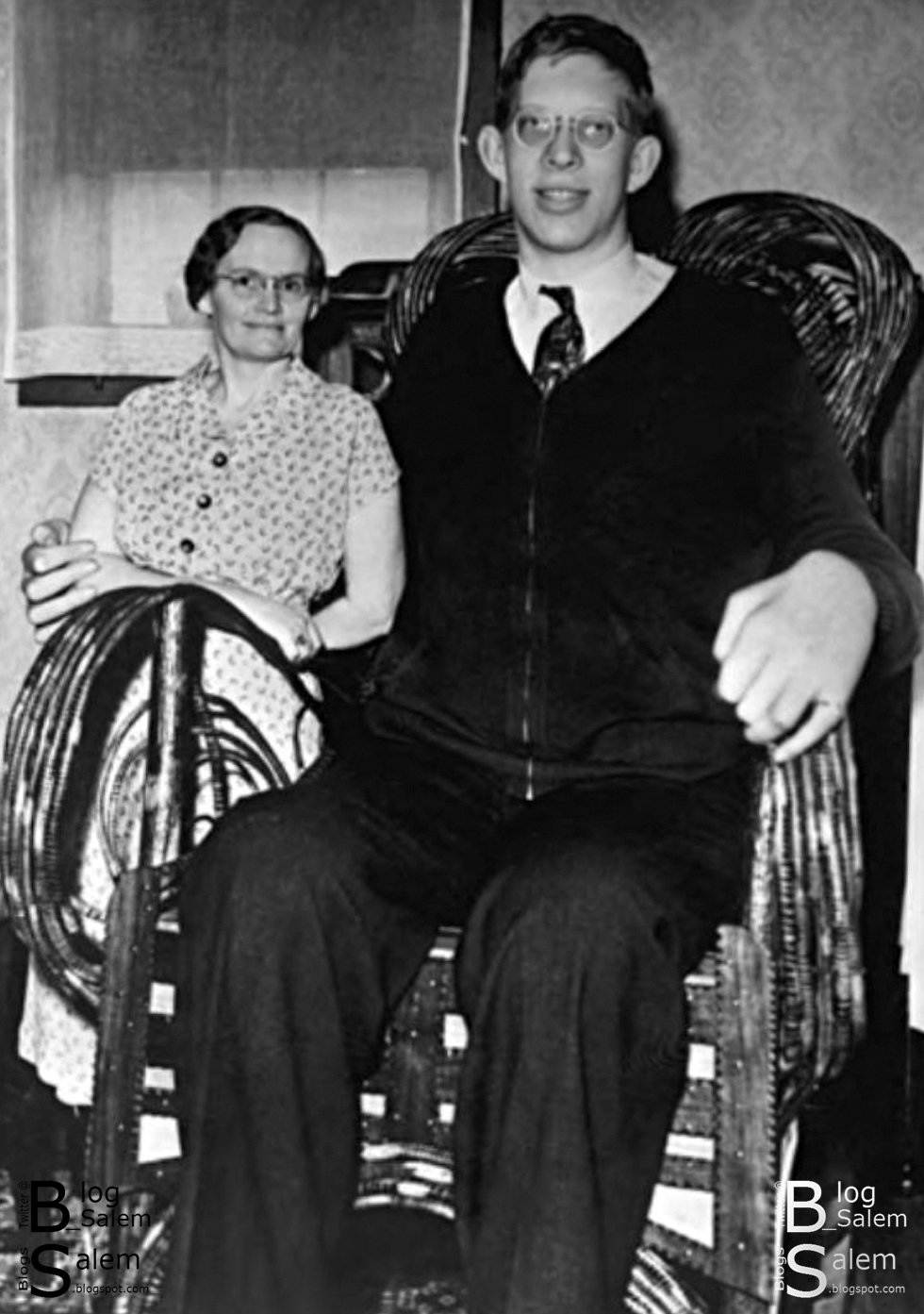 Dit is Robert Wadlow, the Gentle Giant, met 2.72 meter de langste mens ...