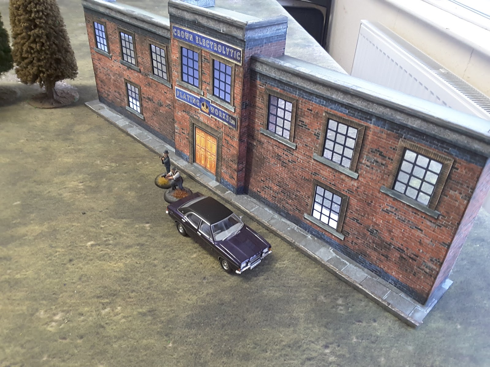Yarkshire Gamer: O Gauge Model Buildings for Modern 28mm Wargames