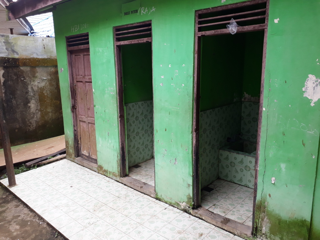 WC sekolah | SMPN 2 AMUNTAI
