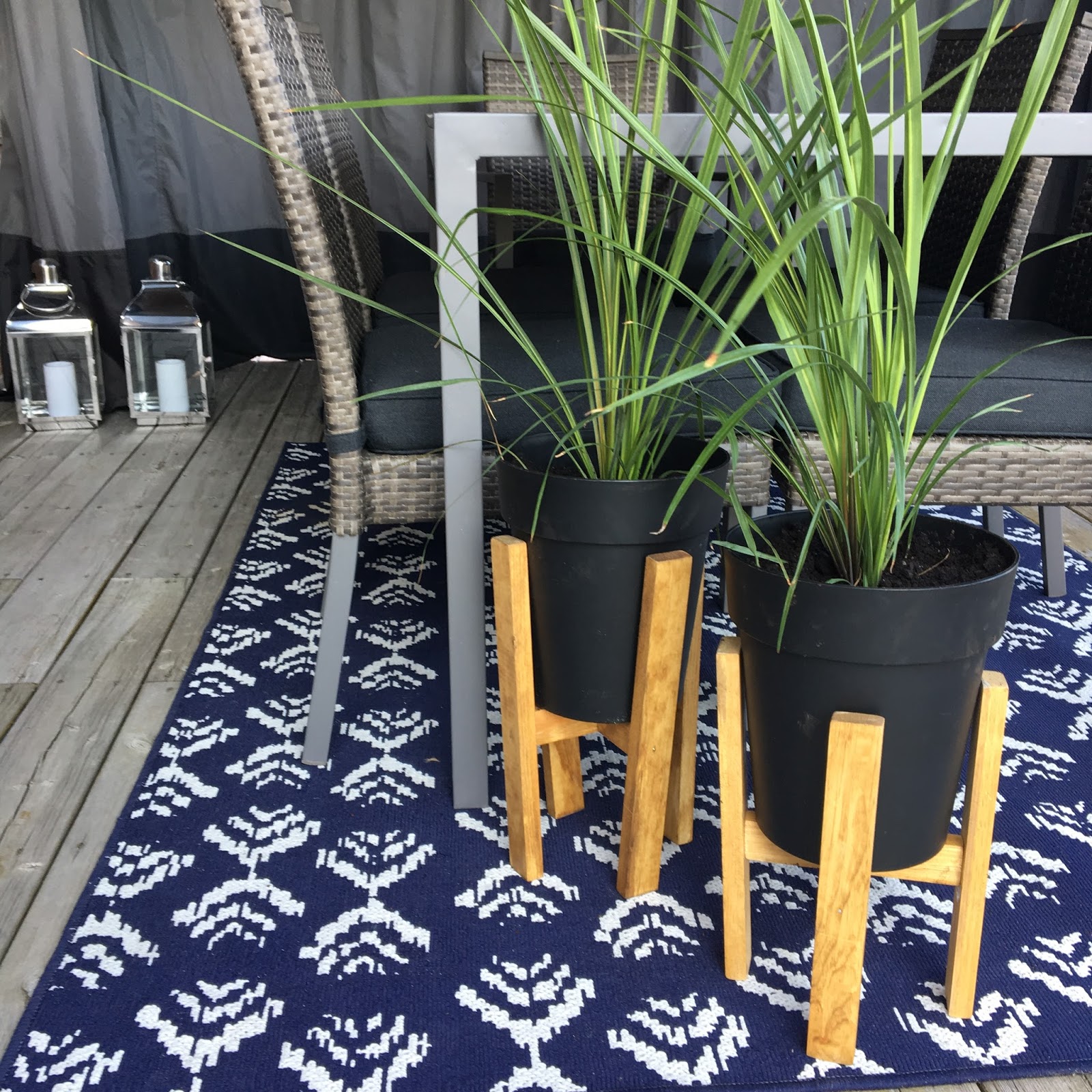 DIY Wooden Plant Stand - Harlow & Thistle