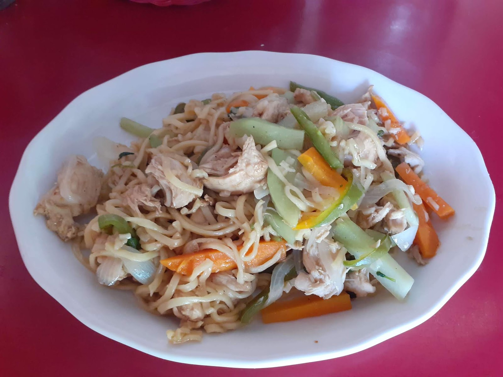 Mi Cocina Salvadoreña: RECETA DE CHAO MEIN CON POLLO