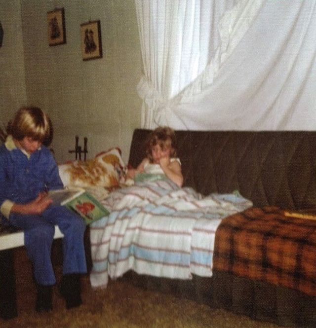 Adorable Childhood Photos of Kurt Cobain With His Younger Sister ...
