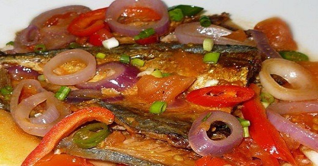 Filipino Dried Fish In Tomato (Local: Sarciadong Buwad Or Daing ...