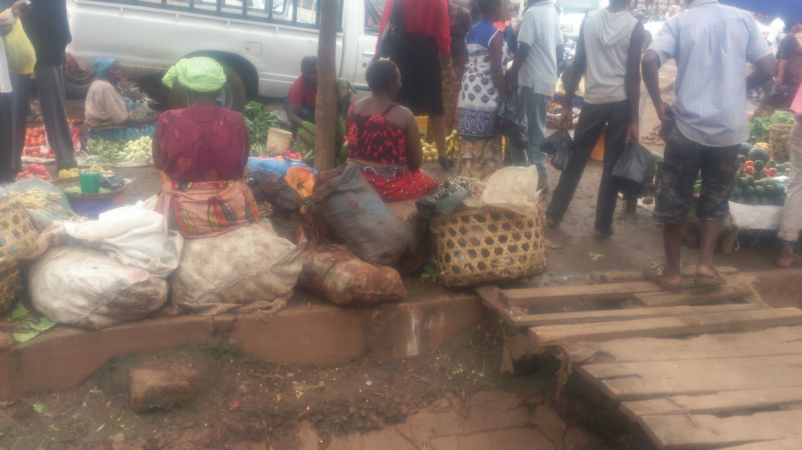 TRACING CHALLENGES AND OPPORTUNITIES : POOR HYGIENE IN MARKETS AND ...