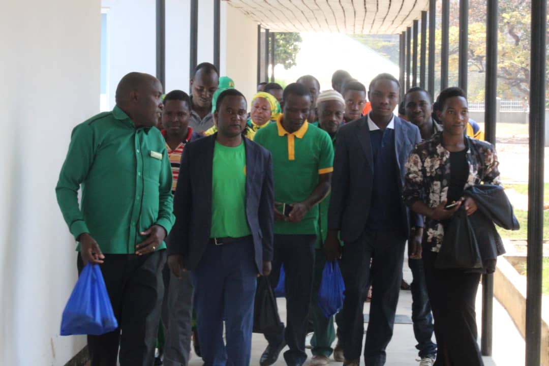 WAJUMBE WA CCM GANGILONGA WACHANGIA DAMU NA MISAADA KWA WAGONJWA ...