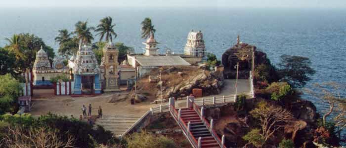 TOURIST: Sri Lankan Sivan Temple Thirukoneswaram