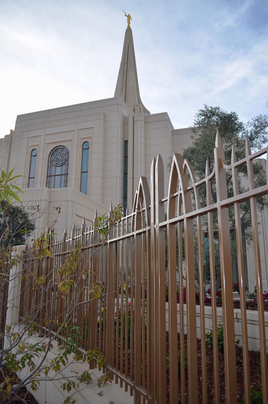 TravlinmanBlog: Welcome To The Temple - Gilbert Arizona LDS Temple