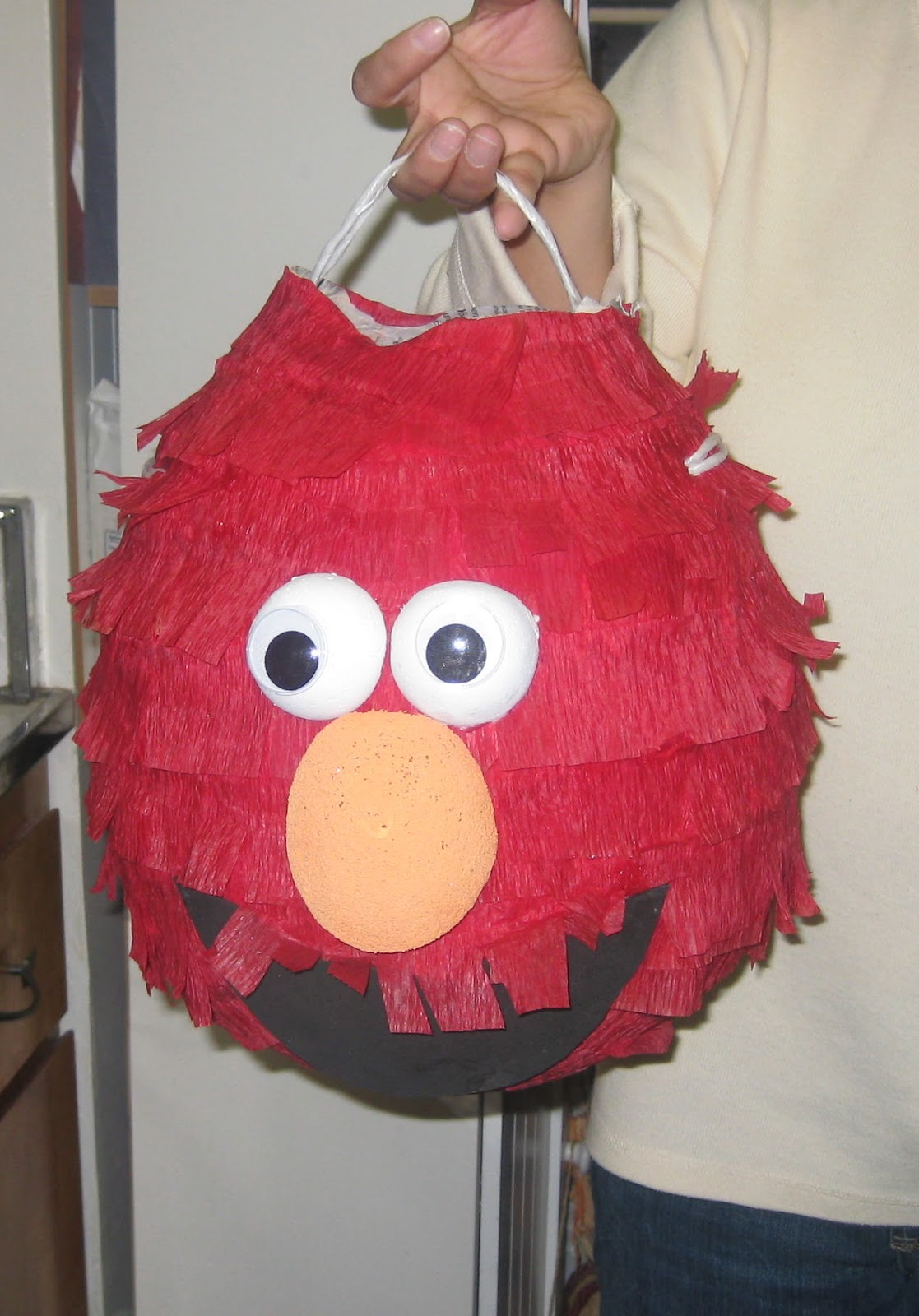 Sweet little things: How to make an Elmo PInata