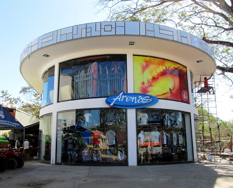 Costa Rica: Shopping In Tamarindo