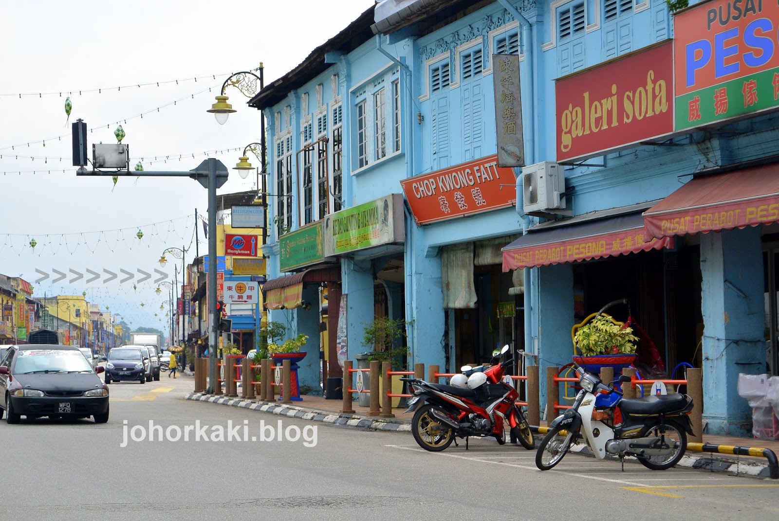 Famous Beef Noodles in Tangkak Johor 东甲牛腩面 |Tony Johor Kaki Travels for ...