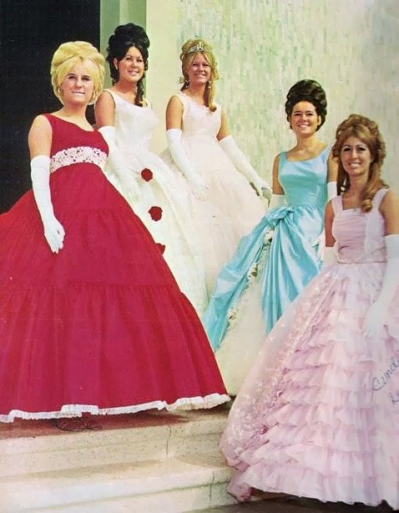 Chuck's Fun Page 2: Old Prom photos - things were different back then