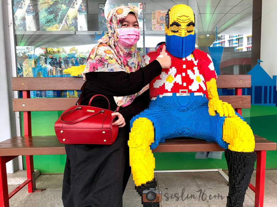 Wordless Wednesday: Pakcik LEGO Pun Pakai Mask