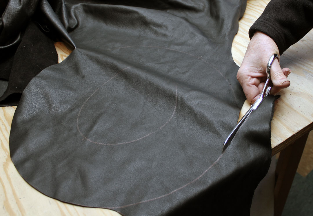 Tom Banwell—Leather and Resin Projects: Making a Plague Doctor's Hat