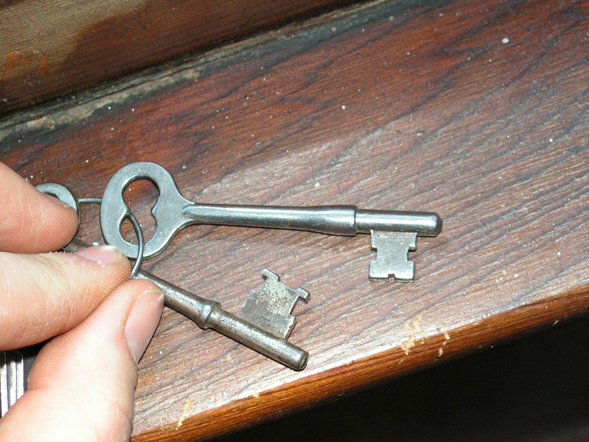 1900 Victorian Home Restoration: Skeleton keys!
