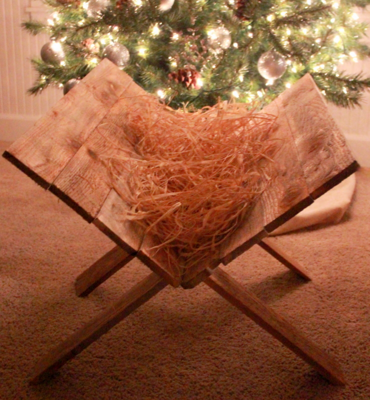 Wood you like to craft?: Wood Manger-Crafty Sisters