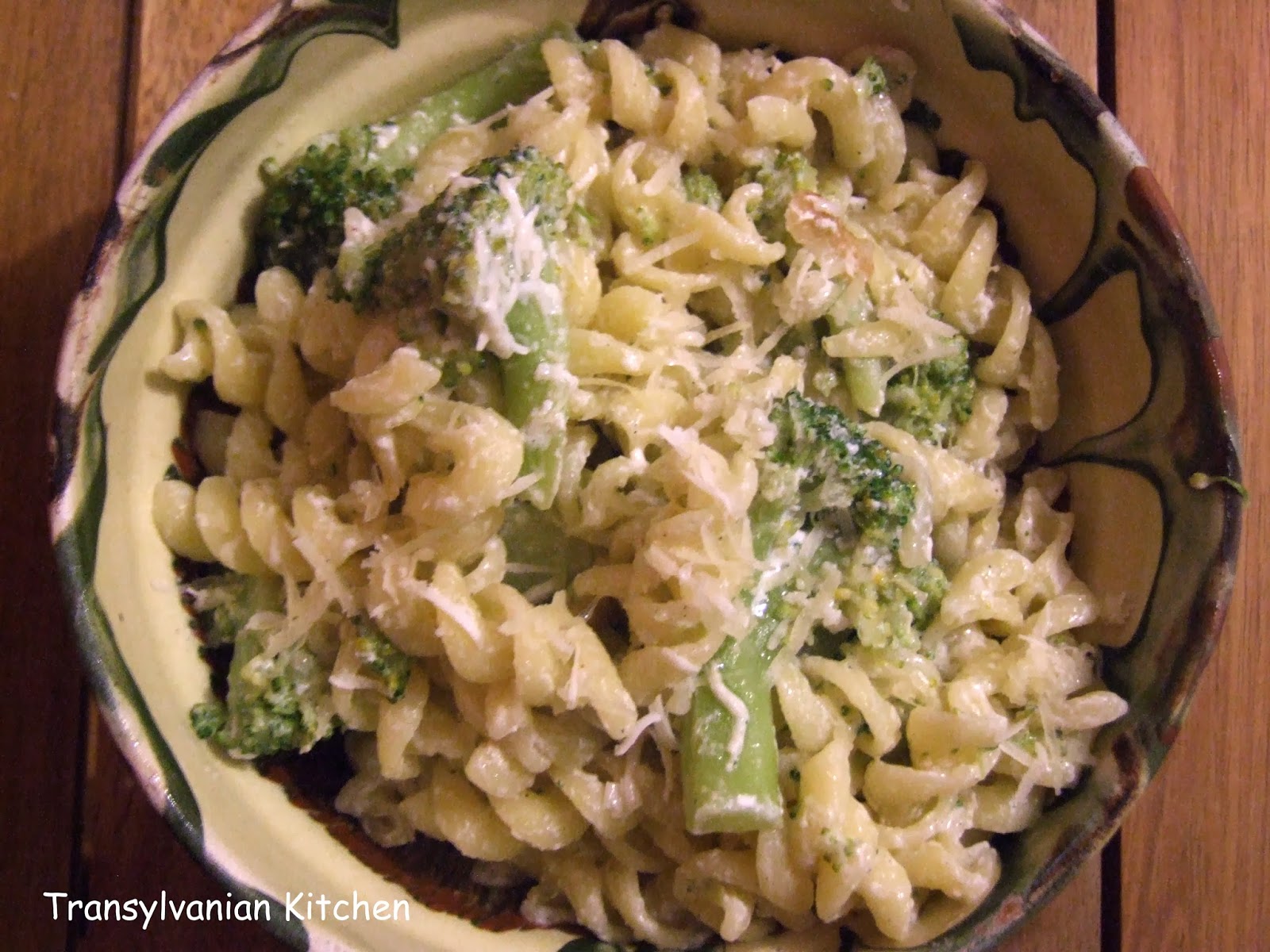 Transylvanian Kitchen: Paste cu broccoli