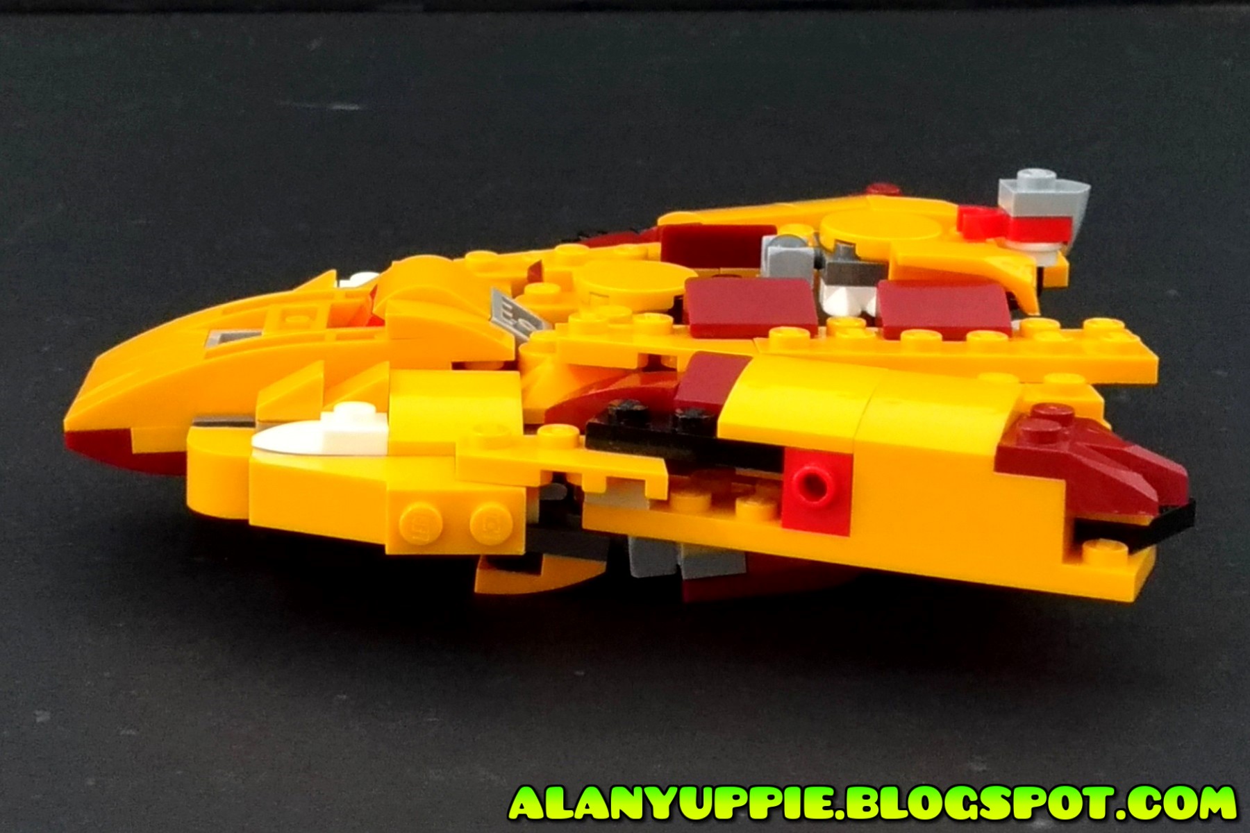 Alanyuppie's LEGO Transformers: Video Tutorial: Transformer "The Ark ...