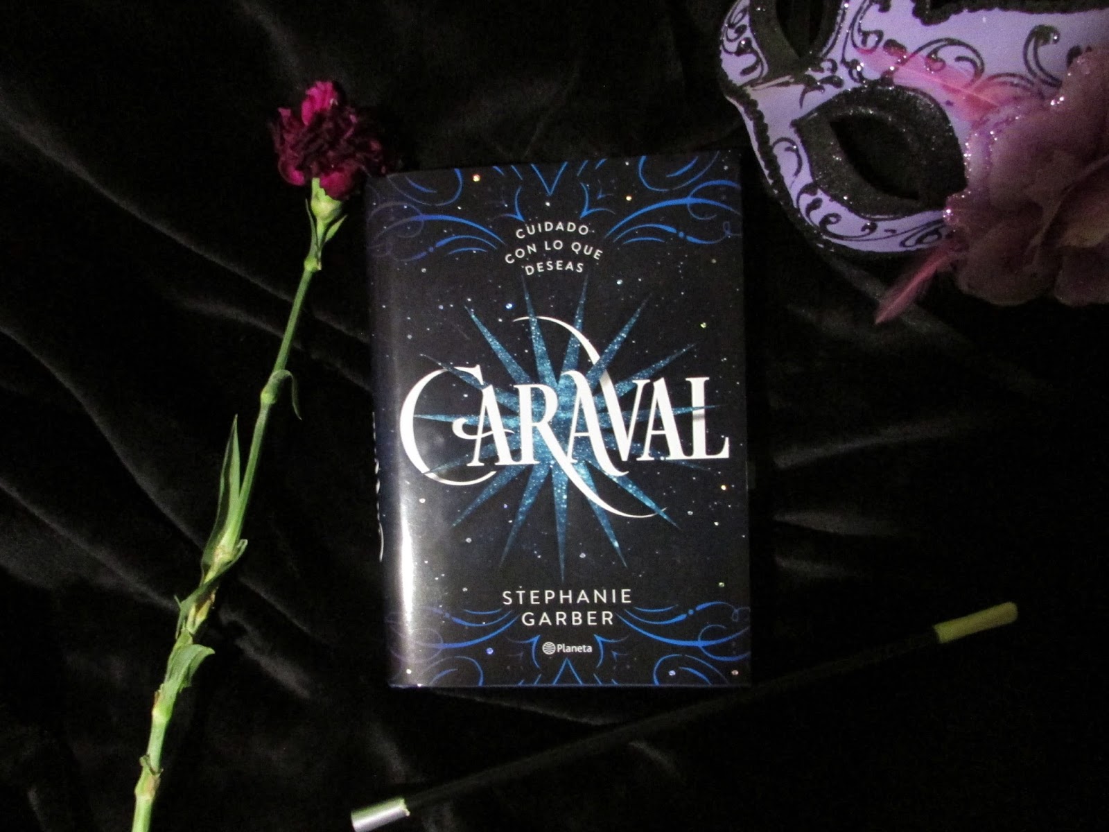 Reseña: Caraval - Stephanie Garber - A través de un libro