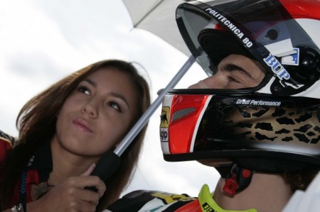 La Veja: KATE FRETTI, IL DOLORE IMMENSO DELLA FIDANZATA DI SIMONCELLI