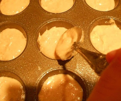 Almost Unschoolers: Science Sunday - Don't Over Over Mix the Muffins