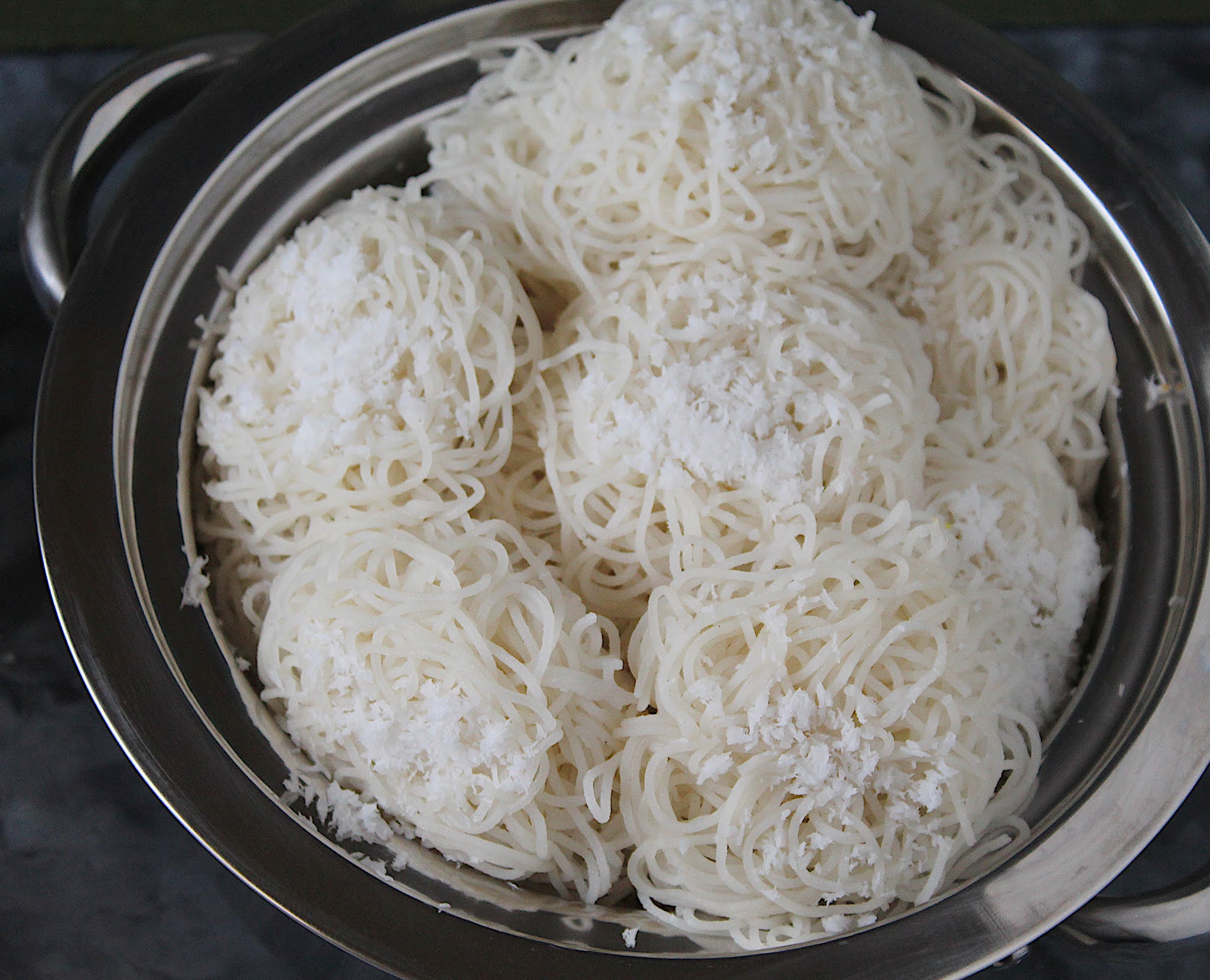 Idiyappam and Pattani Curry/ String hopper with Dried Green Peas Curry ...