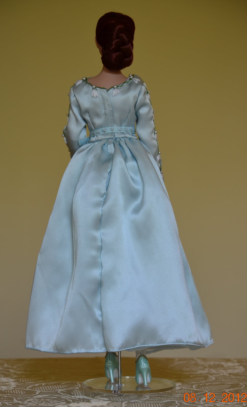 The Thirteenth Depository - A Wheel of Time Blog: Nynaeve Outfit 1