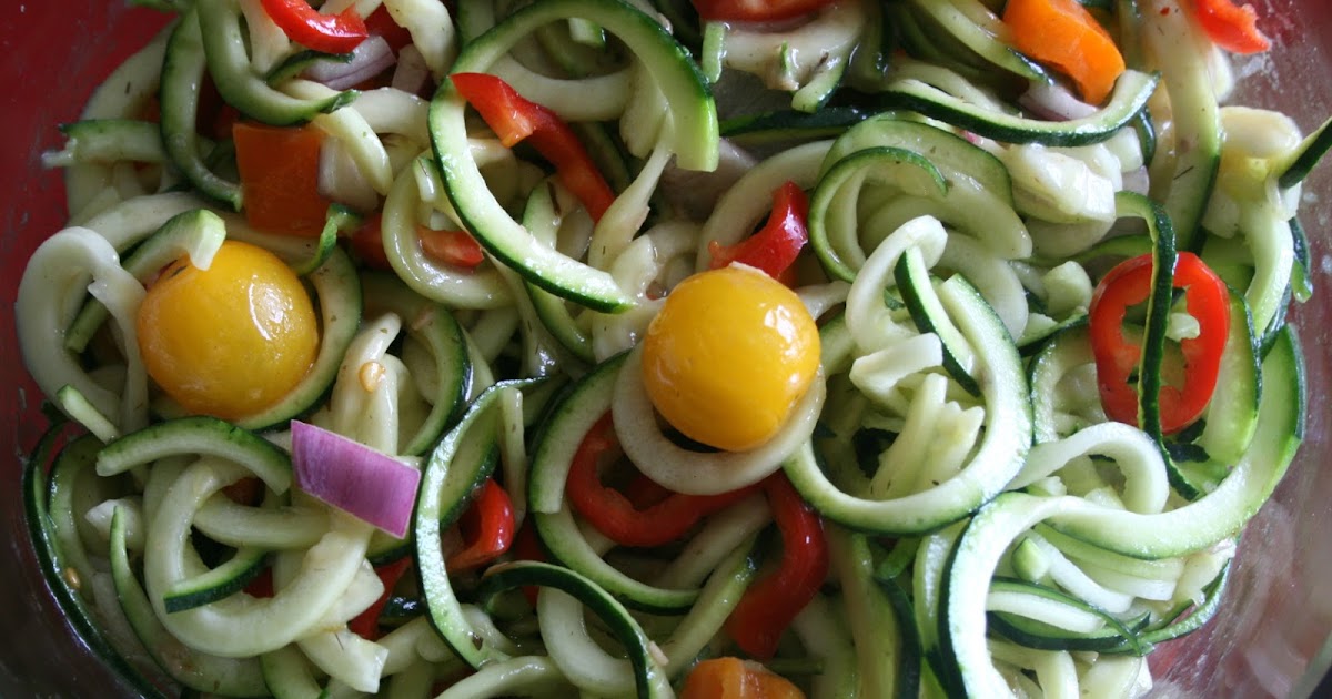 24/7 Low Carb Diner: Thai Sesame Lime Zoodle Haystack Salad