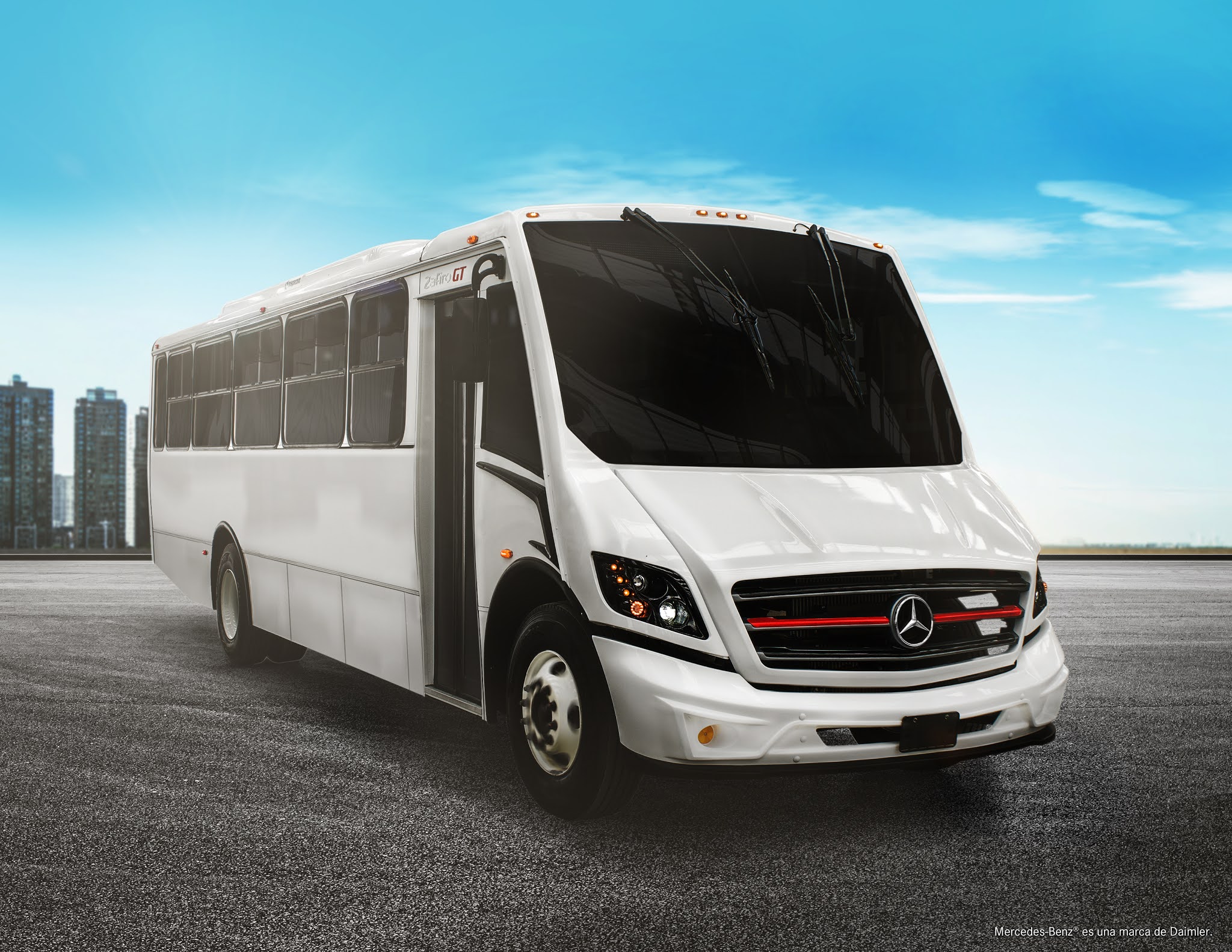 Mercedes-Benz y AYCO lanzan el nuevo autobús Zafiro GT