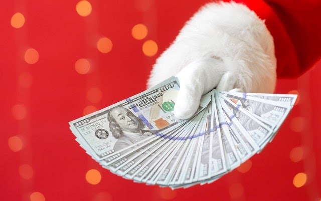 Bootstrap Business: Holiday Money Saving Tips: 5 Ways to Save on Gifts ...