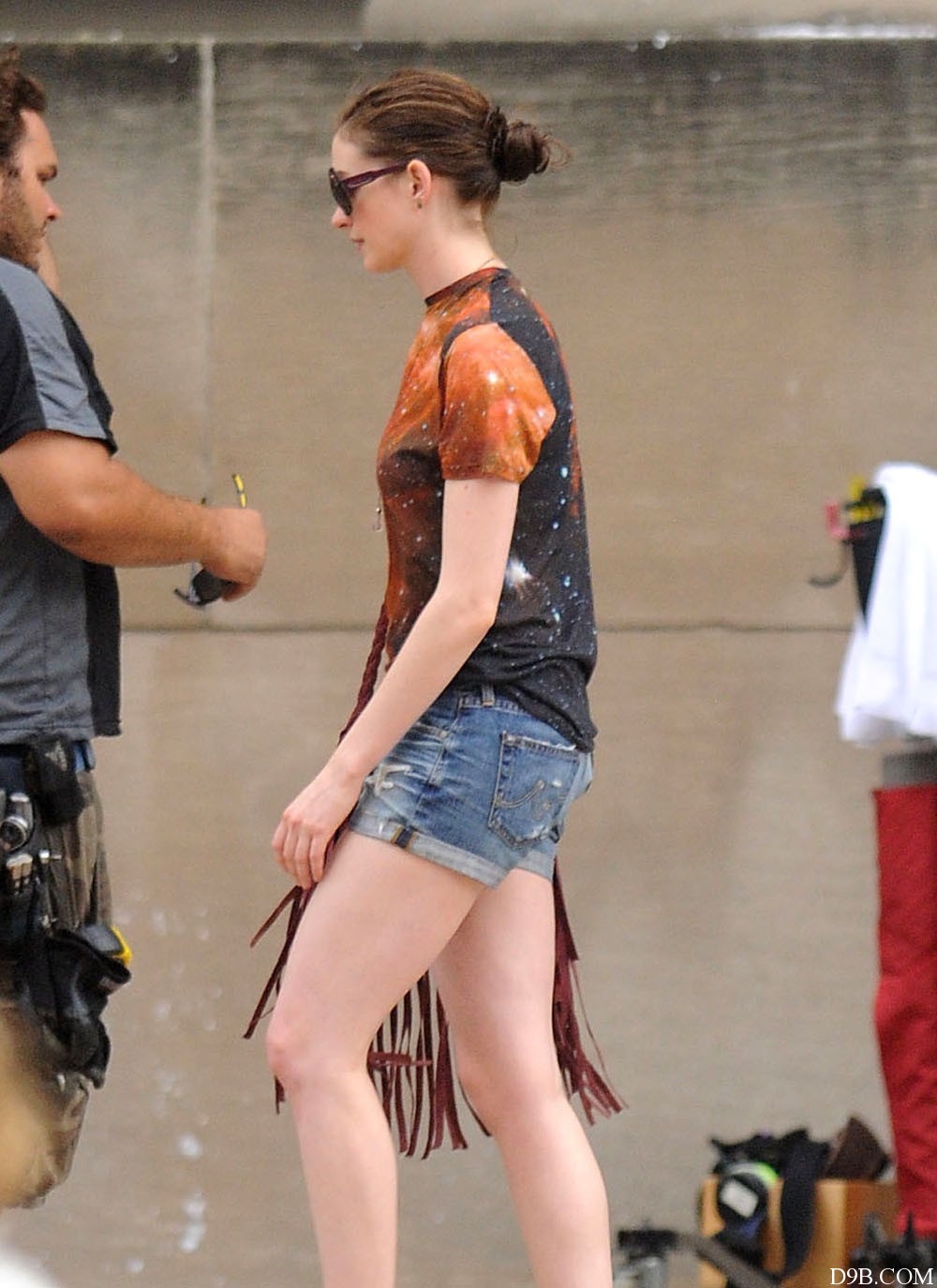 Anne Hathaway: Anne Hathaway legs