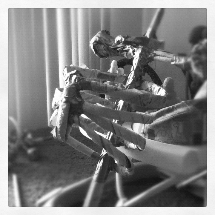 Bellapia Designs: The newspaper Skeleton.