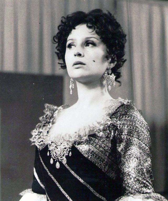 The “First Lady of Slovak Theater”: 28 Gorgeous Photos of Emília ...