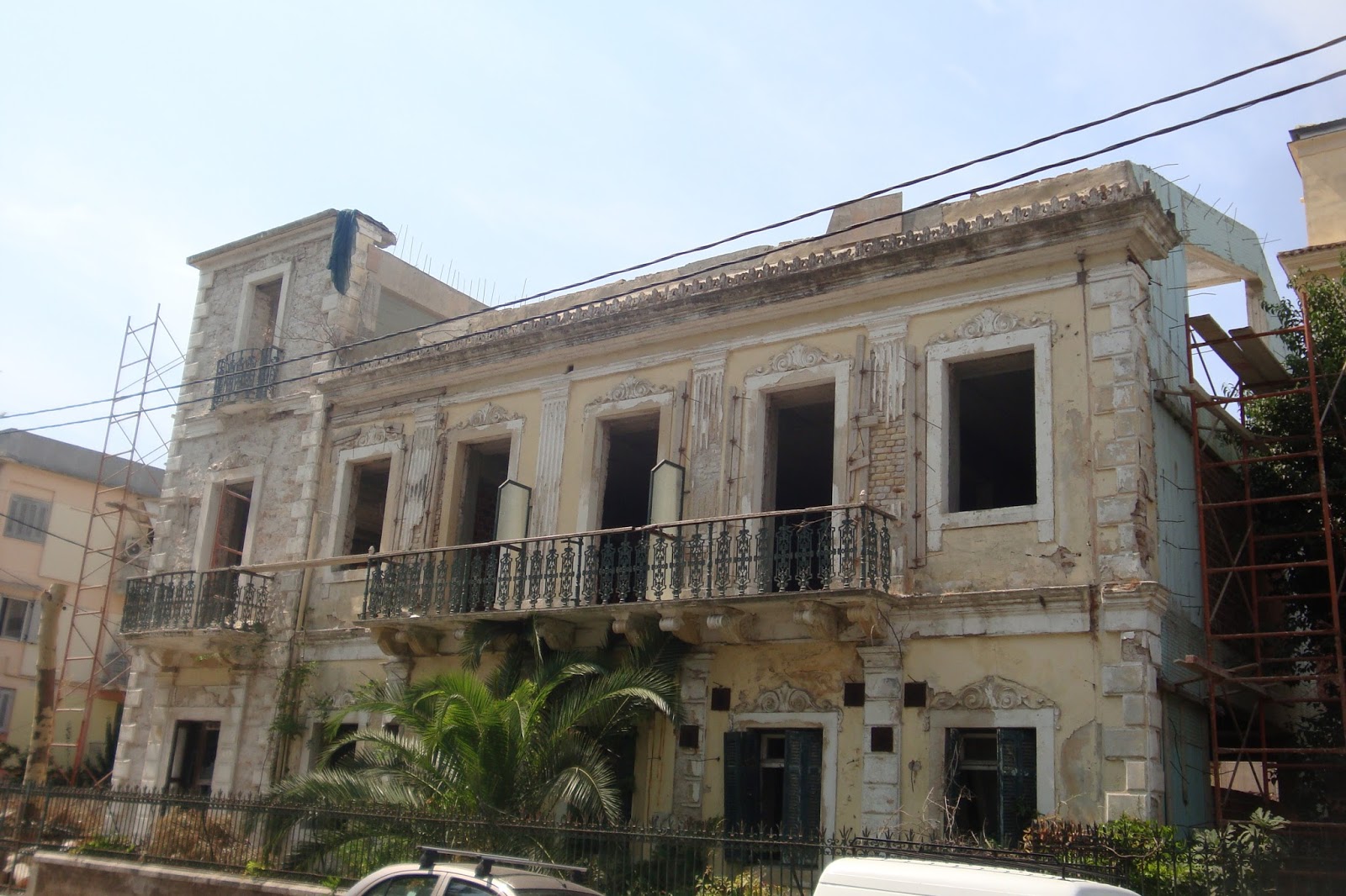 Συλλέκτες ακροκεράμων.: ΝΕΟΚΛΑΣΣΙΚΑ ΚΤΙΡΙΑ ΑΠΟ ΤΗΝ ΚΕΡΚΥΡΑ
