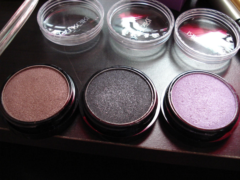 Covergirl Flamed Out Eyeshadow Pots