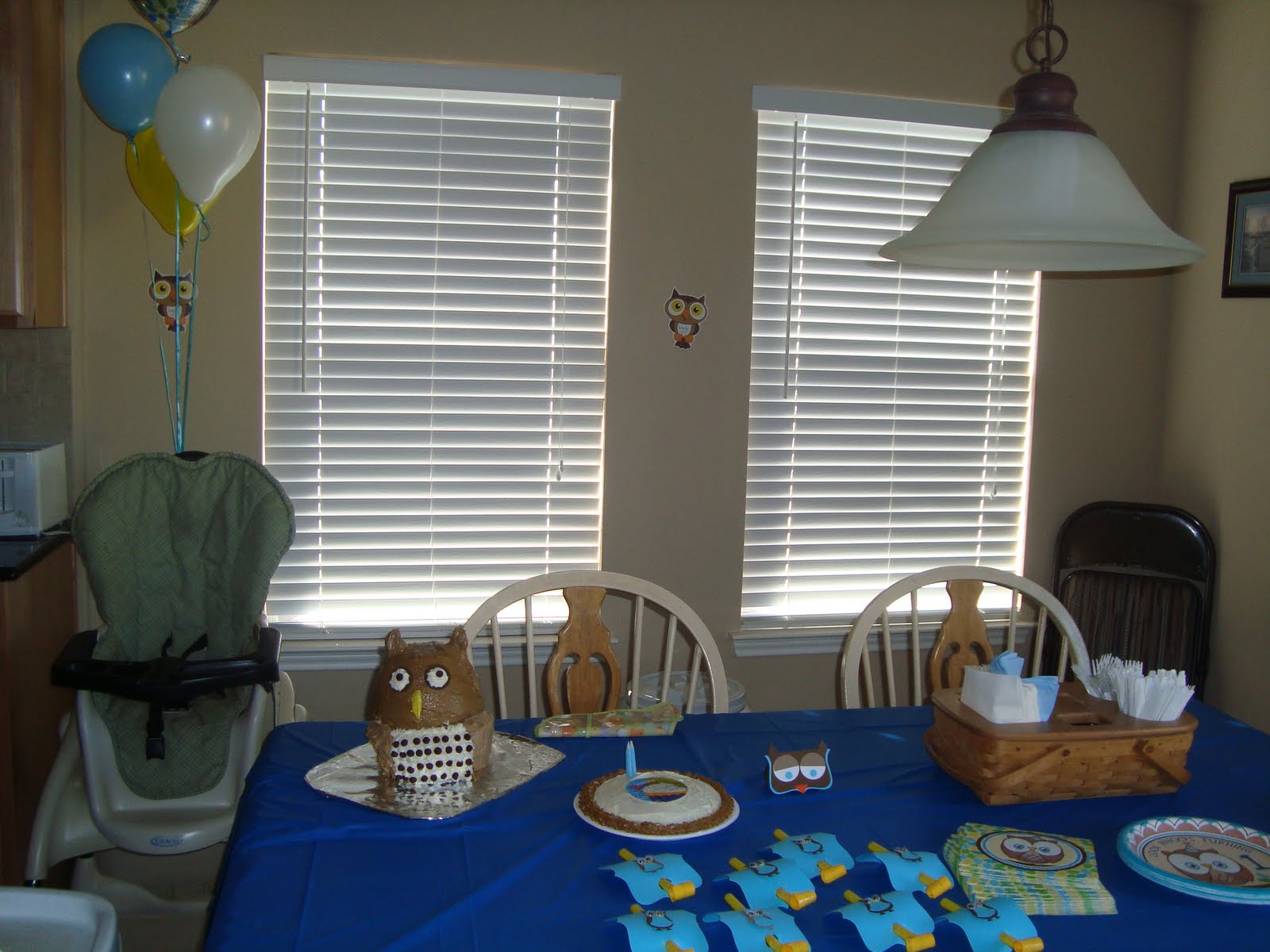 nowamomof3: Owl Birthday Theme: The decorations