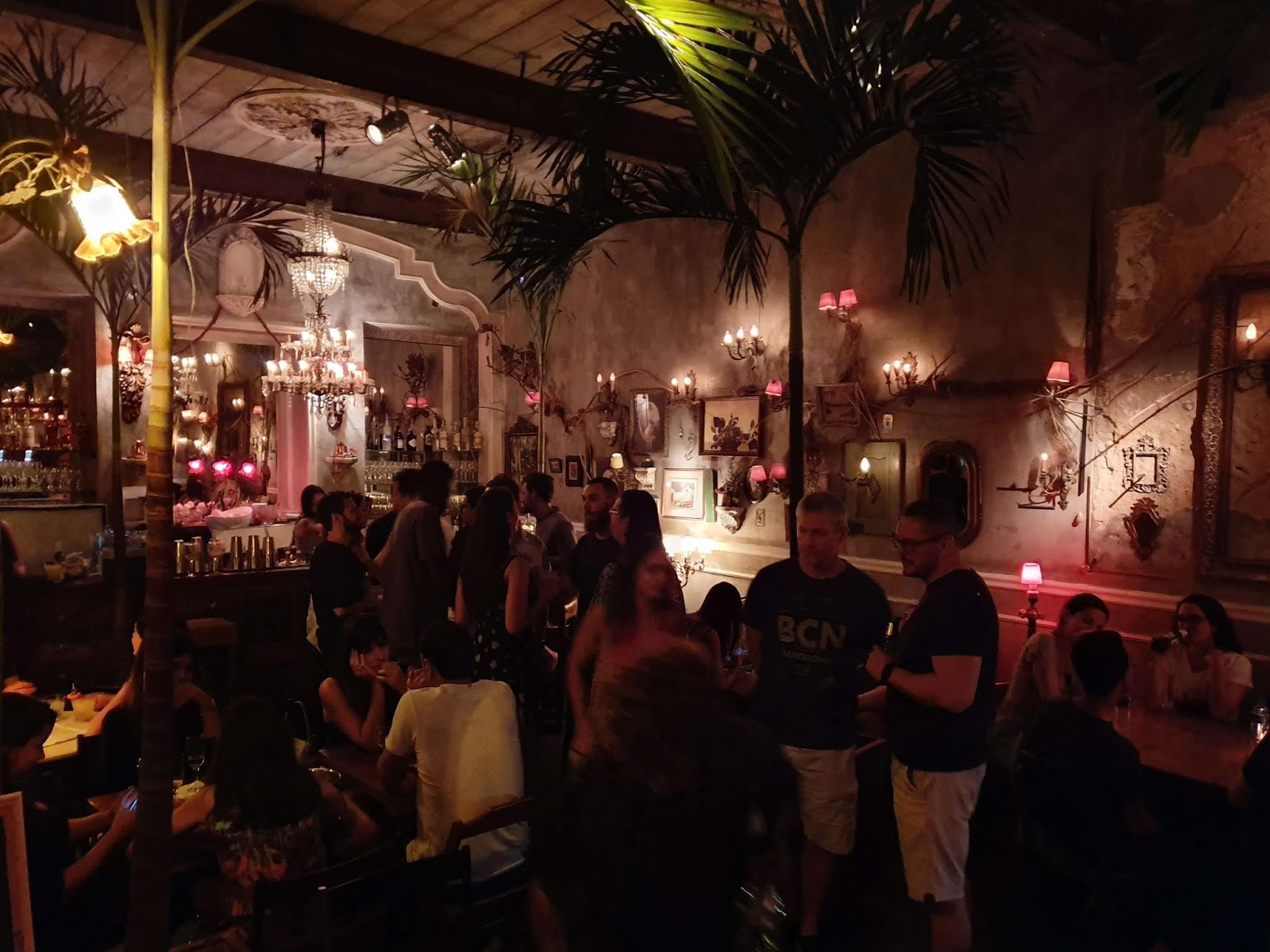 Canastra Rosé, em Botafogo: happy hour, aniversários e bons drinks ...