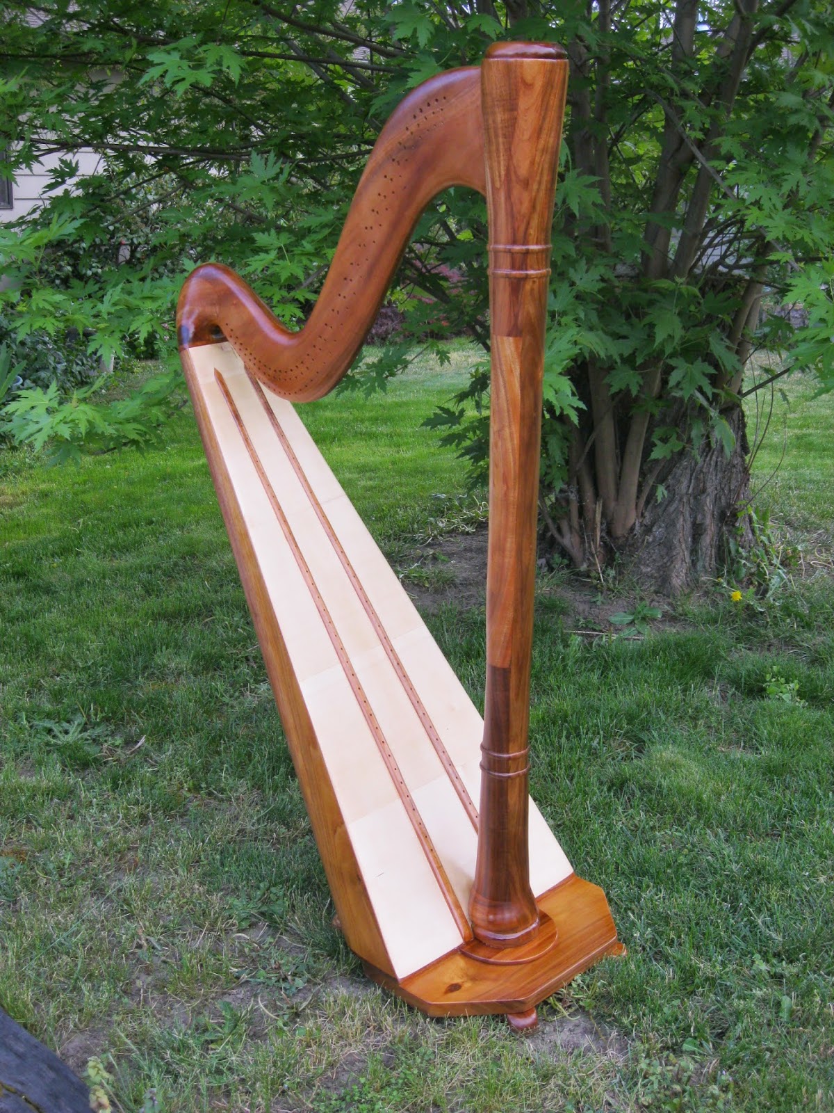 The Custom Harp builder, Glenn J. Hill of Mountain Glen Harps