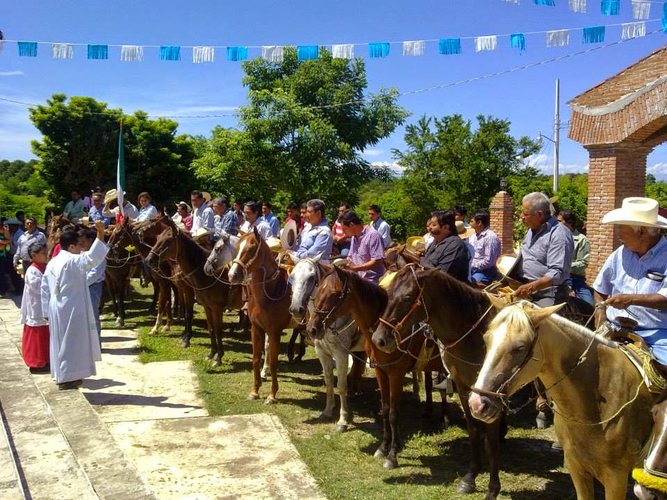 COMUNICANDO A PUEBLILLO Y EL LLANO PAPANTECO